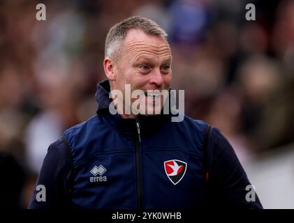 Manager Michael Flynn (Manager Cheltenham Town) shows encouragement ...