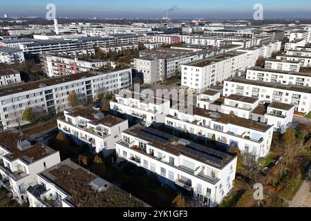 Luftbild Muenchen Stadtteil Messestadt Riem mit dem Riemer See, Buga ...