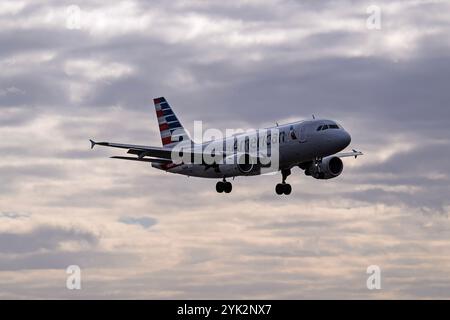 Sky Harbor International Airport 11-12-2024 Phoenix, AZ USA Delta ...