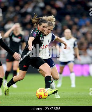 Mariona Caldentey (Arsenal 8) during the Women's Super League game ...