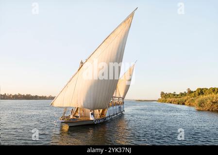 Dahabeah under sail, passenger river boat of the Lazuli fleet, sailing ...