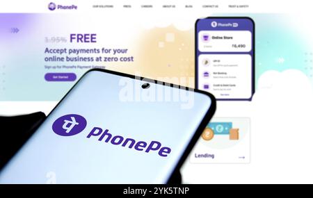 PhonePe logo is displayed on smartphone Stock Photo - Alamy