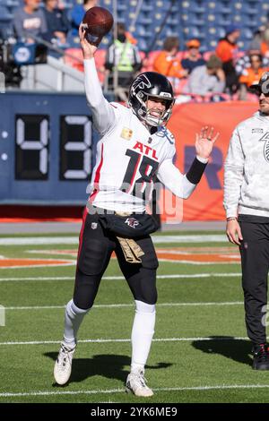 Atlanta Falcons quarterback Kirk Cousins (18) leaves the field after ...