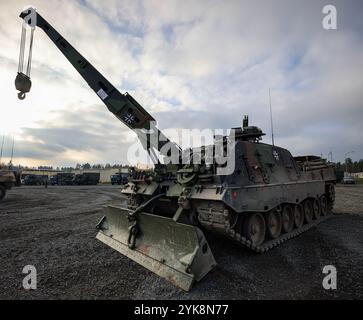 German Army Armored Recovery Vehicle ARV Bergeleo Snow Disaster 78 / 79 ...