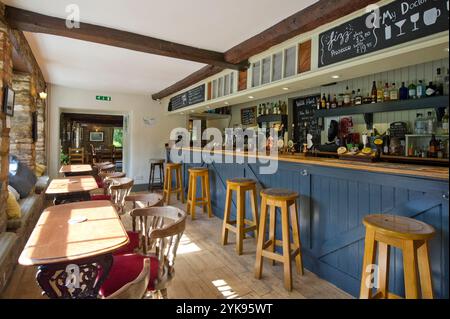 The White Hart, Swindon, Wiltshire,UK Stock Photo - Alamy