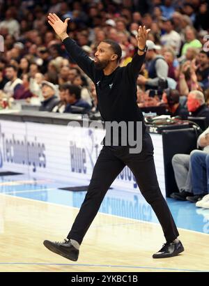 Charlotte Hornets head coach Charles Lee during the first half of an ...