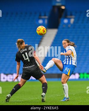 Oona Siren (West Ham 4) during the Women's Super League game between ...