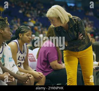 LSU guard Jada Richard (30) shoots against Tulane guard Mecailin ...