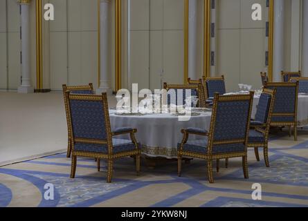 UAE - Abu Dhabi - Presidential Banquet Hall - soaring iwans, latticed ...