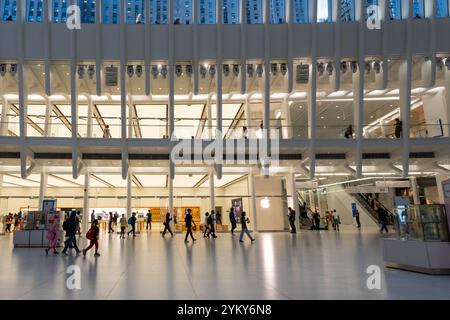 People shopping in Westfield World Trade Center in Manhattan, New York ...
