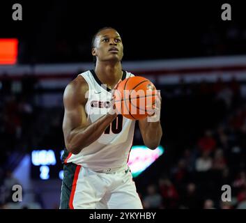 Georgia forward RJ Godfrey (10) scores during an NCAA college ...