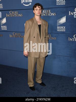 Khobe Clarke arrives at the premiere of "Cruel Intentions" on Tuesday ...
