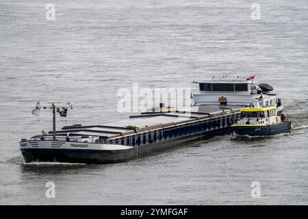 The patrol boat police boat WSP 1 is sailing through the Duisburg port ...