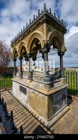Monument to Grace Darling (tomb and grave) St Aidan's church,Bamburgh ...