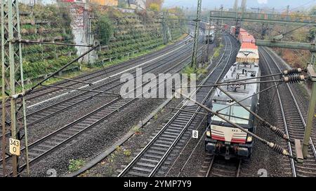 Eisenbahnverkehr in Kassel. Güterzug. DEU, Deutschland, Hessen, Kassel ...