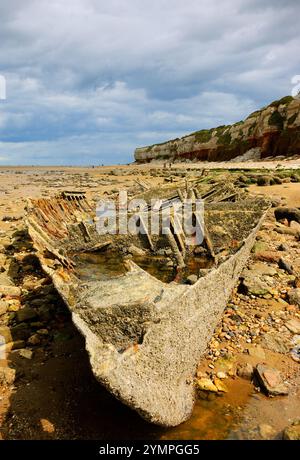 shipwreck boat sunken danger sad sorrow old abandoned Stock Photo - Alamy