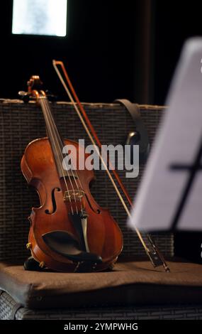 Violin, Violin, Studio recording Stock Photo - Alamy
