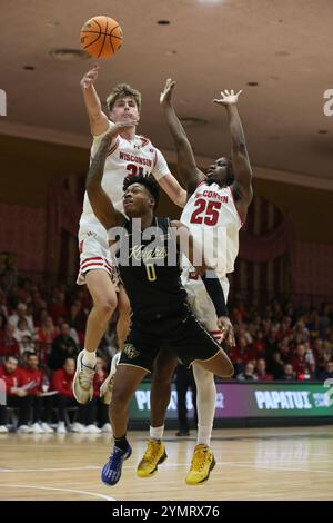 UCF guard Jordan Ivy-Curry attempts a shot over Baylor guard Jeremy ...