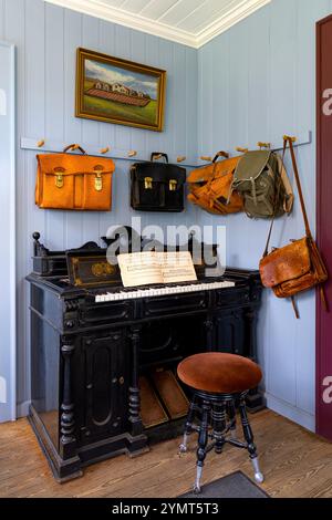 Classroom in old schoolhouse. Skogar Open Air Museum (Skógasafn ...