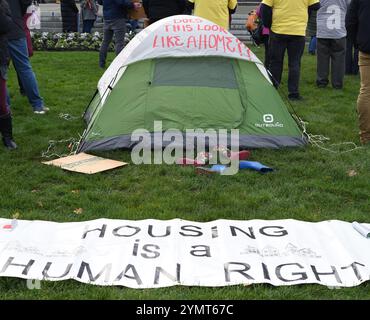 A real estate sign is shown in Vaughan, Ont. on Thursday Sept. 12, 2024 ...