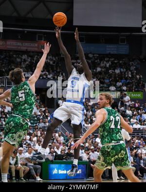 North Carolina guard Drake Powell dunks against Duke during the first ...