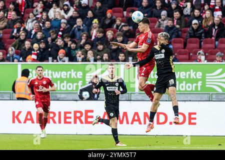 Lukas Pinckert (SV 07 Elversberg, #19) am Ball, GER, SV Darmstadt 98 vs. SV Elversberg, Fussball ...