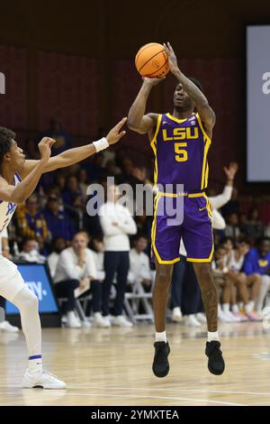 LSU guard Cam Carter (5) shoots a 3-point basket against Mississippi ...