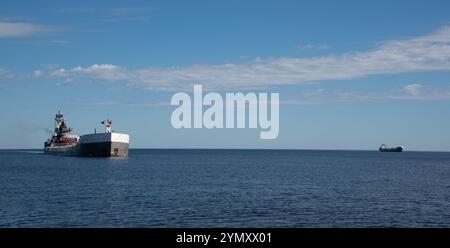 Great Lakes freighter, Maumee, pulling into the Duluth, Minnesoata ...