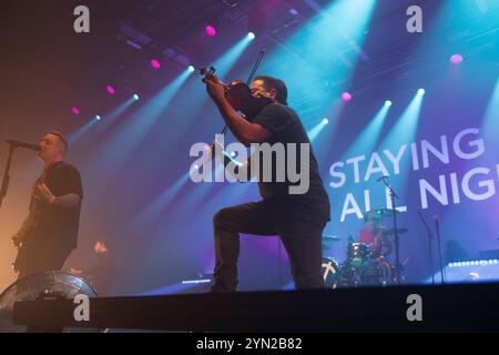 Yellowcard live at o2 victoria warehouse manchester uk, 13th november ...