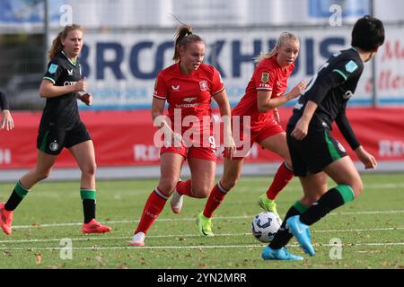 ENSCHEDE - Jaimy Ravensbergen of FC Twente (m) receives congratulations after scoring 3-2 during ...