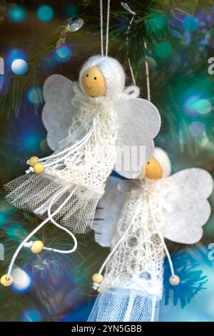 Two angels, Christmas angel, figure, reads a book, Christmas, Advent ...
