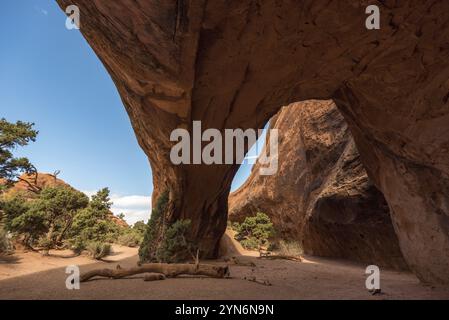 Giant Navajo Arch in the Arches National Park, USA, North America Stock ...