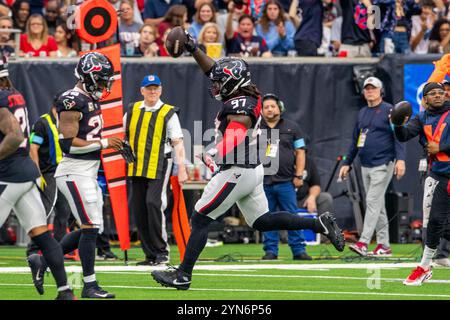 Houston Texans defensive tackle Mario Edwards celebrates after sacking ...
