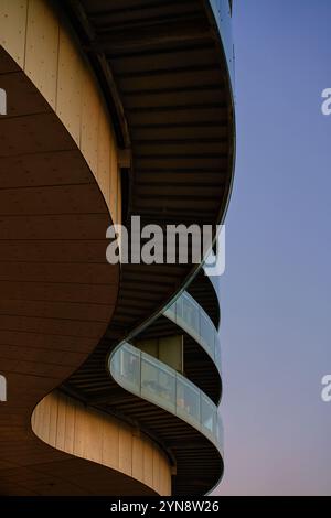 Minimalistic Contemporary Curved Building Stock Photo - Alamy