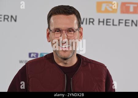 Moderator Simon Beeck nimmt am 30. RTL Spendenmarathon wir helfen ...
