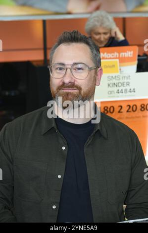 Moderator Robert Robby Hunke nimmt am 29. RTL Spendenmarathon wir ...