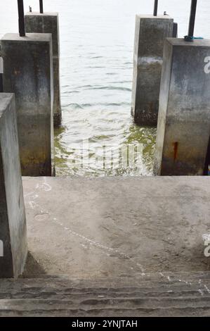 concrete pier on Tengkayu seaport Tarakan Indonesia Stock Photo - Alamy