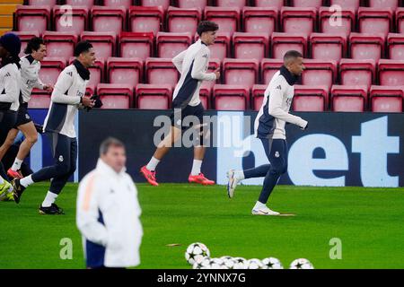 Real Madrid's Kylian Mbappe, right, and Real Madrid's Jude Bellingham ...