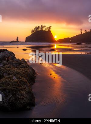 Sunset at Second Beach, with Seastacks, Olympic National Park ...