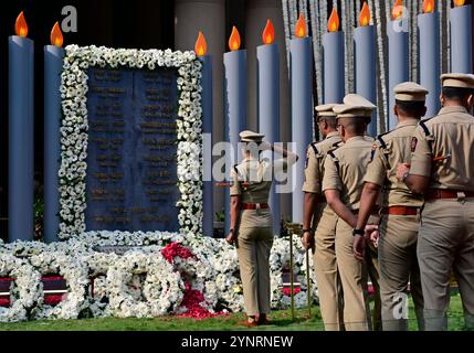 Police officers homage, 2008 Mumbai attack, terrorist attack, terror ...