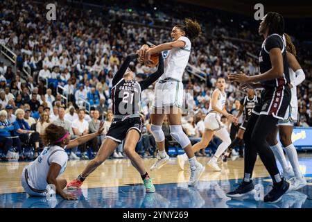 South Carolina forward Chloe Kitts (21) shoots during an NCAA college ...