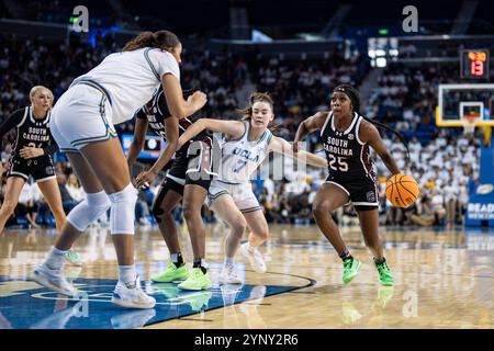 UCLA guard Elina Aarnisalo (7) drives on Ohio State guard Ava Watson (5 ...
