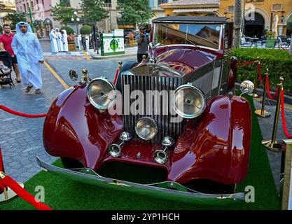 QATAR CLASSIC CARS EXHIBITION 2024 IN DOHA People visit vintage cars ...
