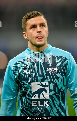 Christoph Baumgartner (RB Leipzig, #14) in a duel with Leon Avdullahu ...