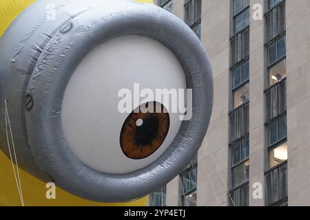 Stuart the Minion, Balloon out and about for Macy's Thanksgiving Day ...