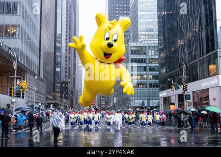 The Goldbear balloon on Sixth Avenue at the Macy's Thanksgiving Day ...