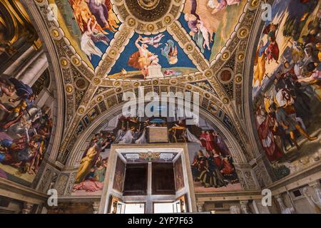 interiors and architectural details of Raphael rooms in Vatican museum ...
