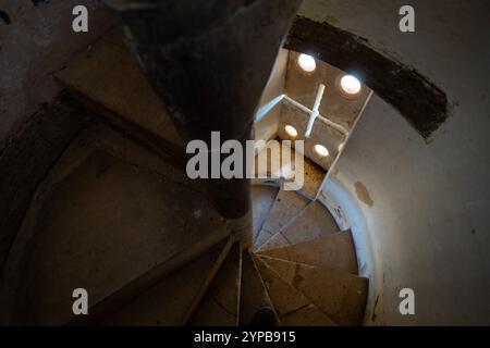 The Triangular Lodge is a Grade I lfolly, designed by Sir Thomas ...