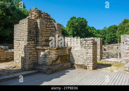 The 3rd century Roman Amphitheatre in Butrint Archaeological Park ...