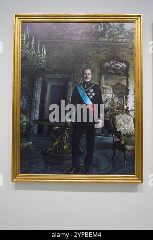 King Felipe VI of Spain photographed by portraits by Annie Leibovitz ...